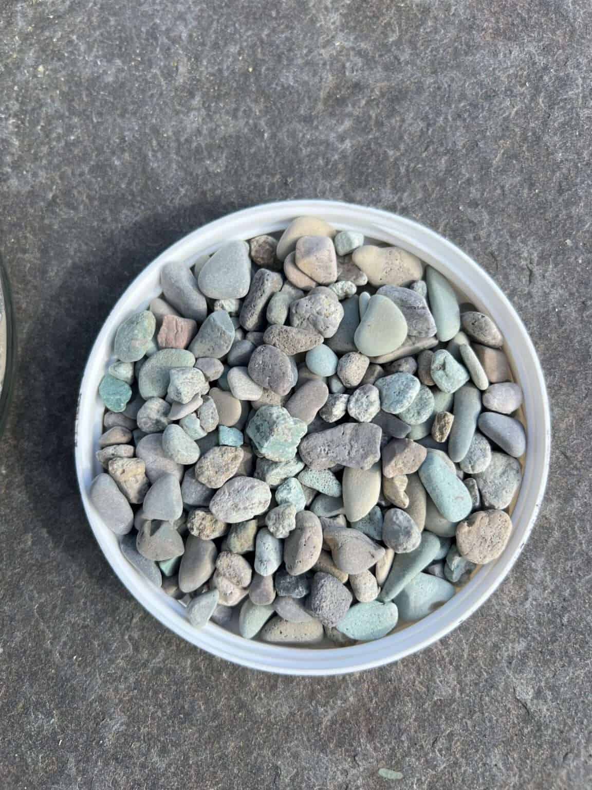 Rounded Seaside Aggregate, Green, 3/8" | Cascade Stoneworks