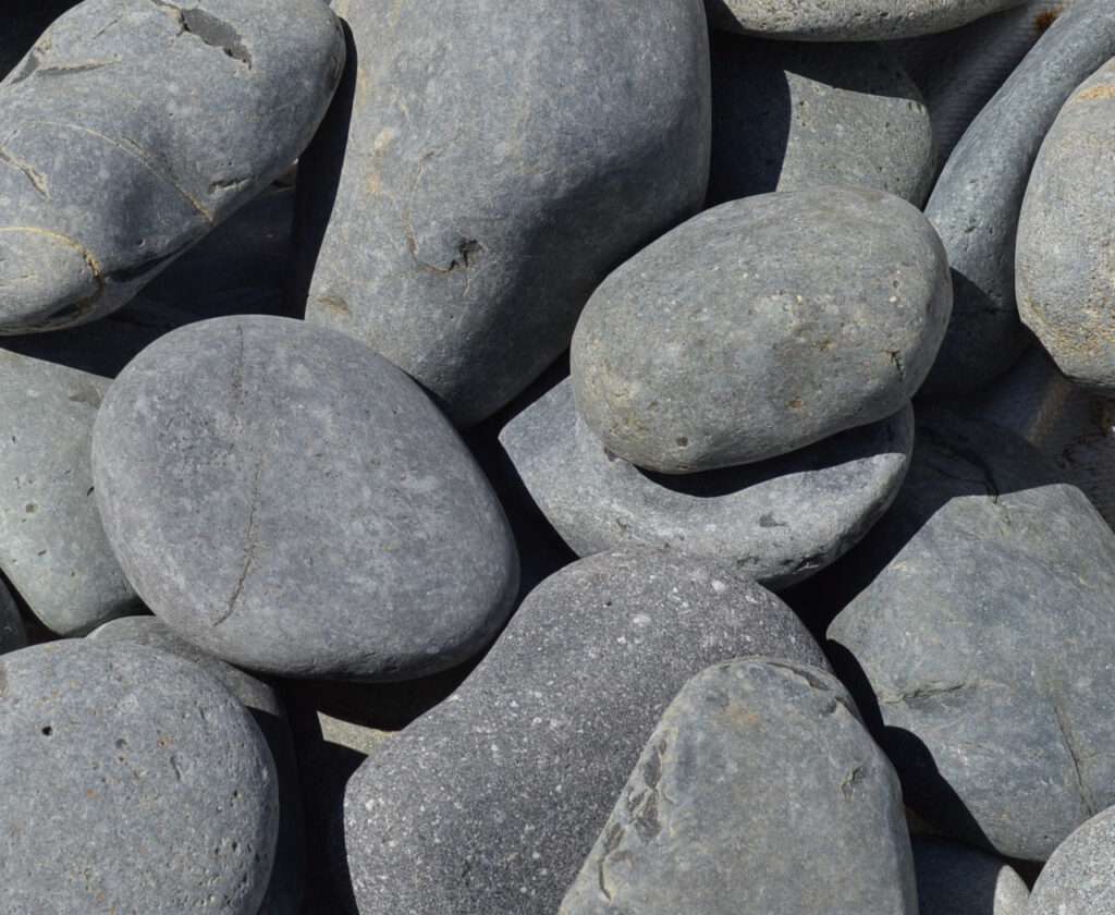 Mexican Beach Pebble - Black 3"- 5" | Cascade Stoneworks